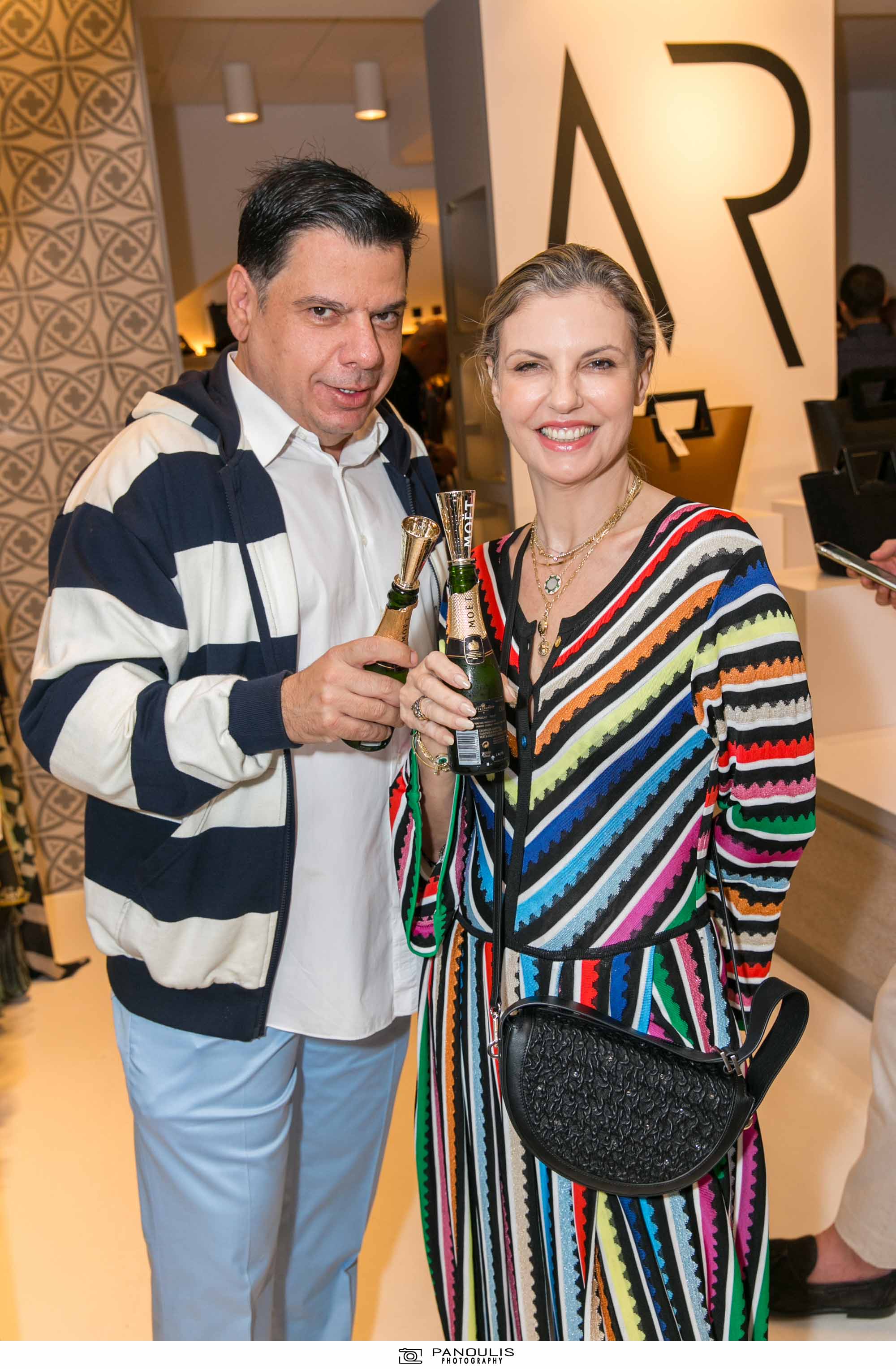 Η Marina Raphael παρουσιάζει τη εντυπωσιακή συλλογή της στην Enny ...