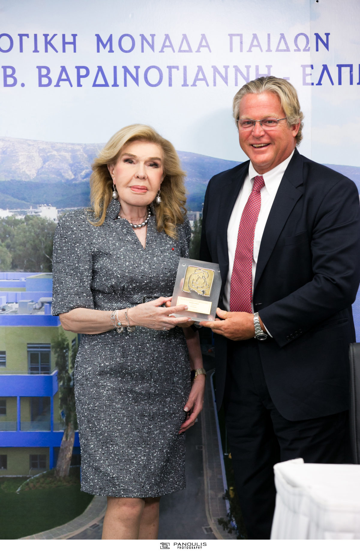 Επίσκεψη Ted και Kerry Kennedy στην Ογκολογική Μονάδα Παίδων «Μαριάννα ...